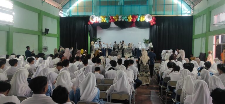 Pelepasan Siswa Kelas IX SMPN 2 Garut Tahun Ajaran 2024–2025: Mengharu ...